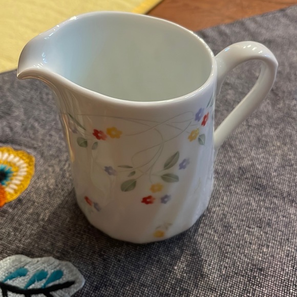 Corningware | Dining | Vintage Corning Usa Creamer 4 Tall X 3 Width ...